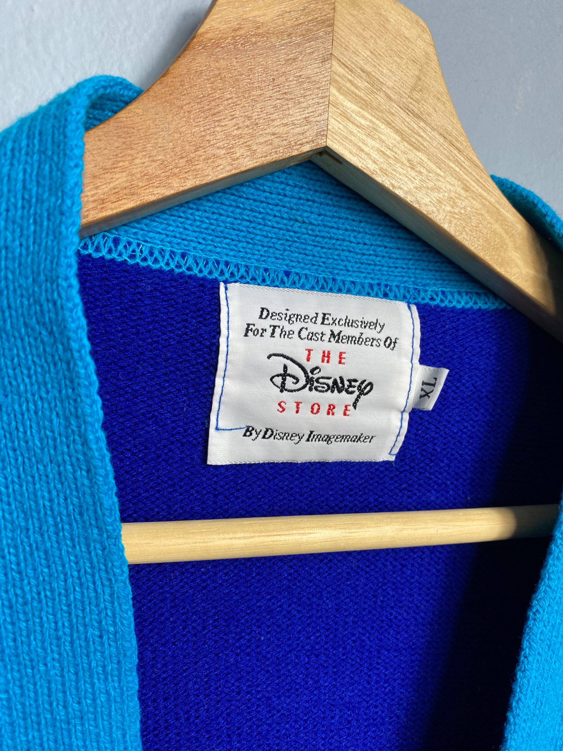 Disney Store Vintage Cast Member Cardigan 90s - BIDSTITCH